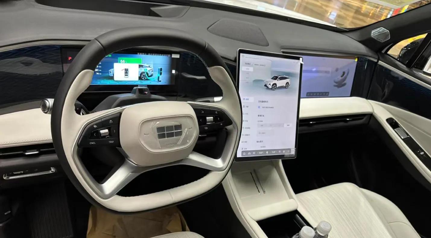 银河L7：13.87万的既要又要还要三好代表？不止是雷神电混跑得远_搜狐汽车_搜狐网