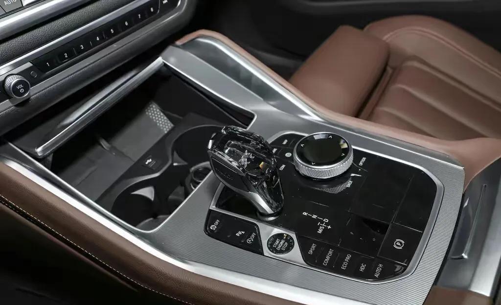 新款宝马X6上市，搭载2.0T轻混和3.0T轻混动力，售价79.99万起_搜狐汽车_搜狐网