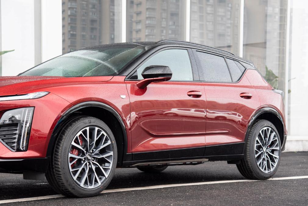 凯迪拉克“放大招”了，新车20万出头配9K曲面屏，带你看GT4_搜狐汽车_搜狐网