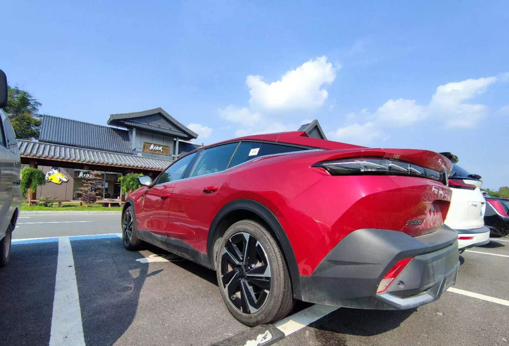 凡尔赛车主深度体验408X_搜狐汽车_搜狐网