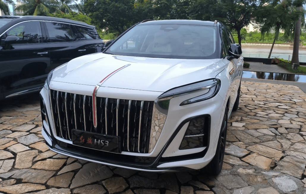 红旗再亲民！HS3现身街头，大过H6配252马力，15万会成爆款吗？_搜狐汽车_搜狐网
