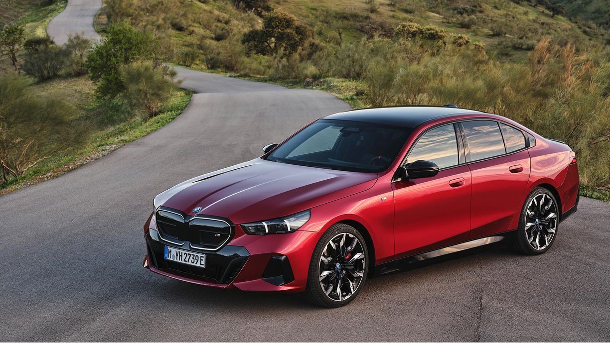 全新 BMW 5 系：运动美学与智能科技的完美结合，这也太香了！_搜狐汽车_搜狐网