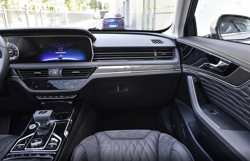 20万的国产车也能与BBA争辉？红旗HS5：谁说不行，我改_搜狐汽车_搜狐网