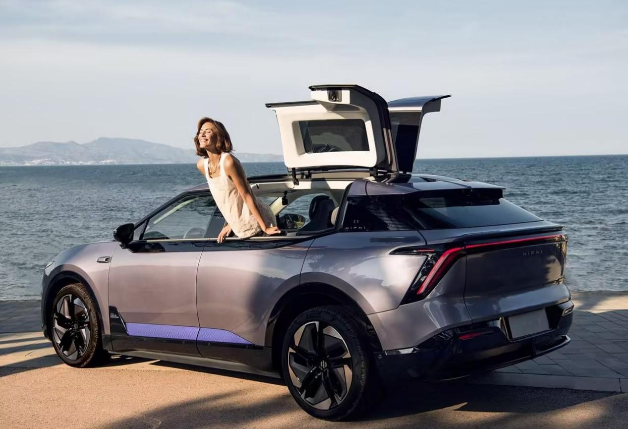 高端大气上档次！高合 HiPhi Y 内饰首曝，官宣 7 月 15 日全球发布_搜狐汽车_搜狐网