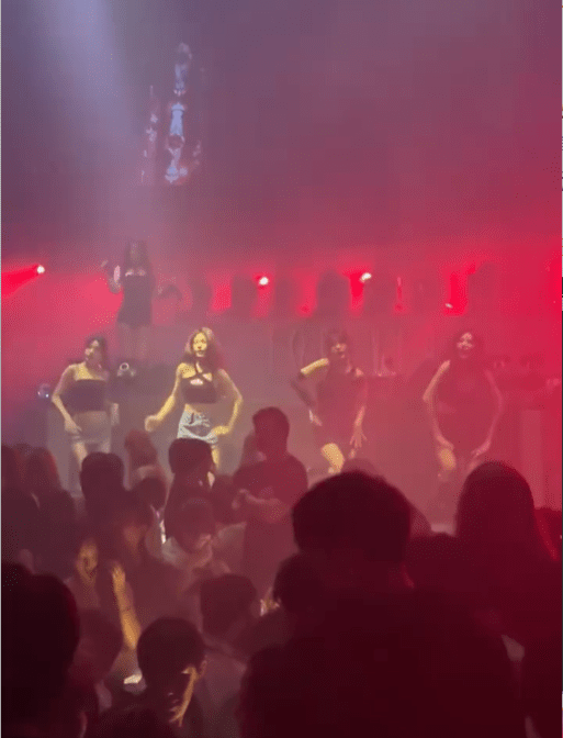 冰清玉洁四姐妹近况曝光 回归素人酒吧跳舞身材辣 搜狐大视野 搜狐新闻