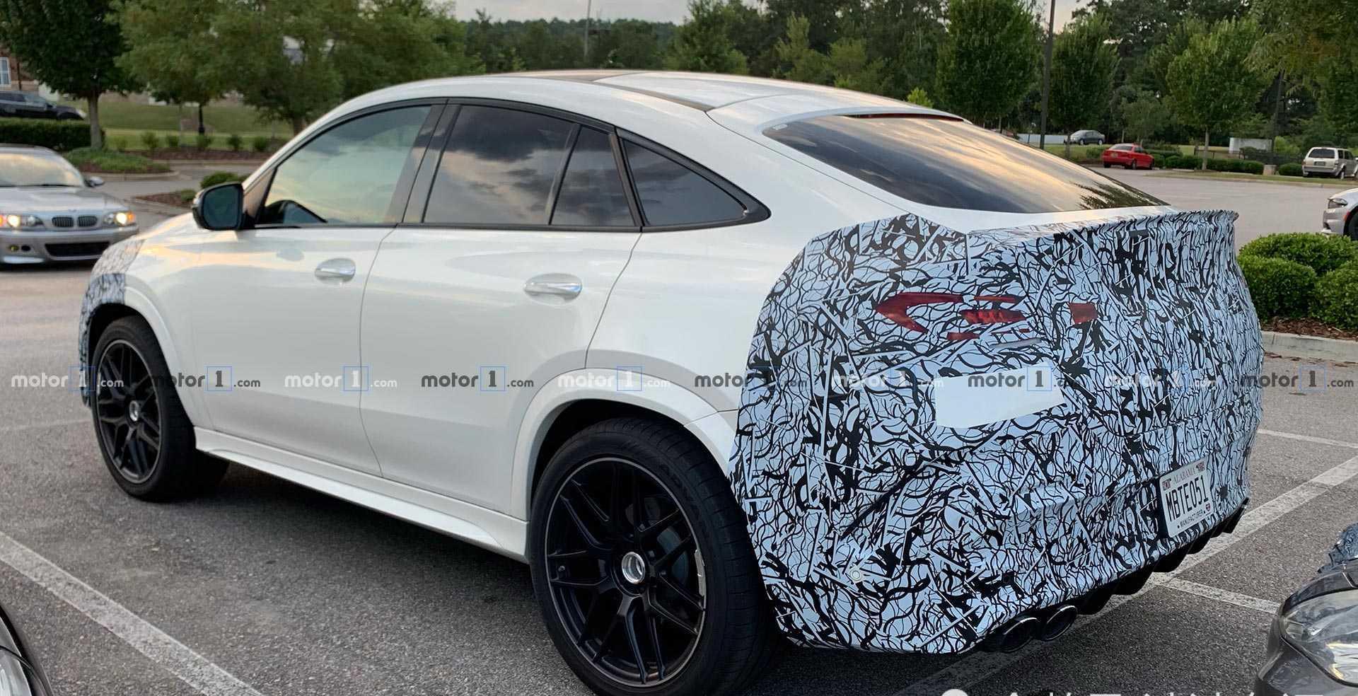 全新奔驰AMG GLE53轿跑SUV实车亮相，车身很动感_搜狐汽车_搜狐网