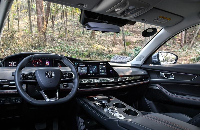 标配2.0T＋8AT，外观设计再次升级！长安新“UNIK”正式上市_搜狐汽车_搜狐网