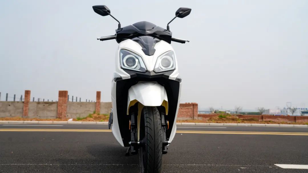 标配ABS+TCS，大阳发布9999元VPS125极致版，125通路踏板的革命开始了_搜狐汽车_搜狐网