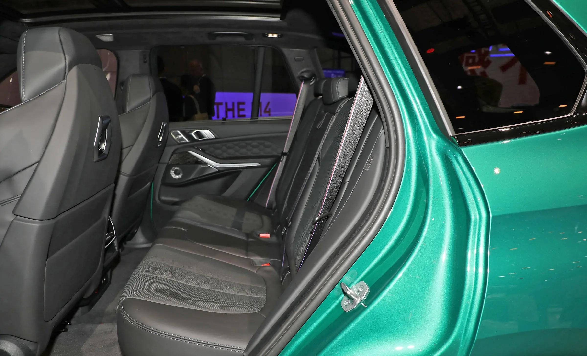 2023款宝马X5 M雷霆版上市，4.4T+8AT，售价144.89万元_搜狐汽车_搜狐网