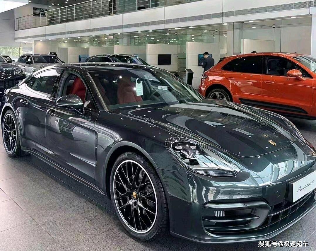 全新保时捷帕拉梅拉来了，灯组造型更帅气，运动座椅+长轴距_搜狐汽车_搜狐网