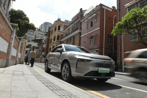 新摩卡DHT-PHEV PK护卫舰07，“一步到位”的混动SUV天花板就是出众_搜狐汽车_搜狐网