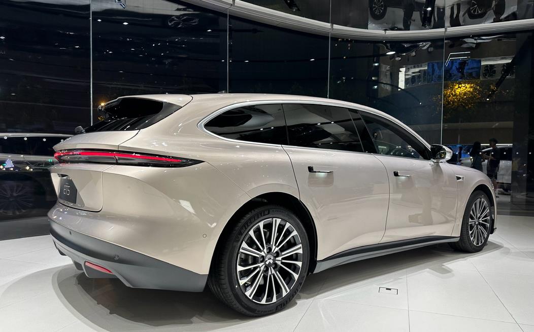 不到30万开走蔚来ET5 Touring？Model Y瞬间不香了_搜狐汽车_搜狐网