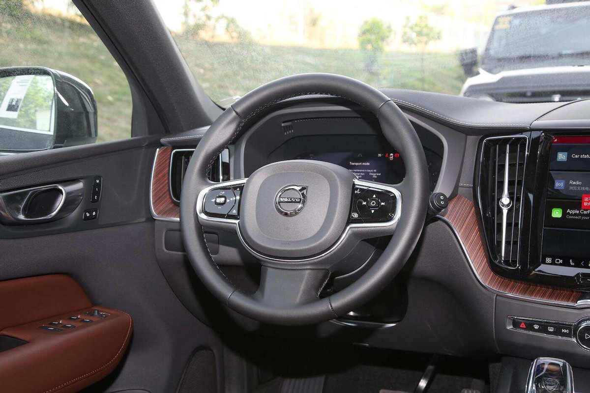 裸车掉到30万、全系2.0T轻混，沃尔沃XC60主打安全能平替BBA吗_搜狐汽车_搜狐网
