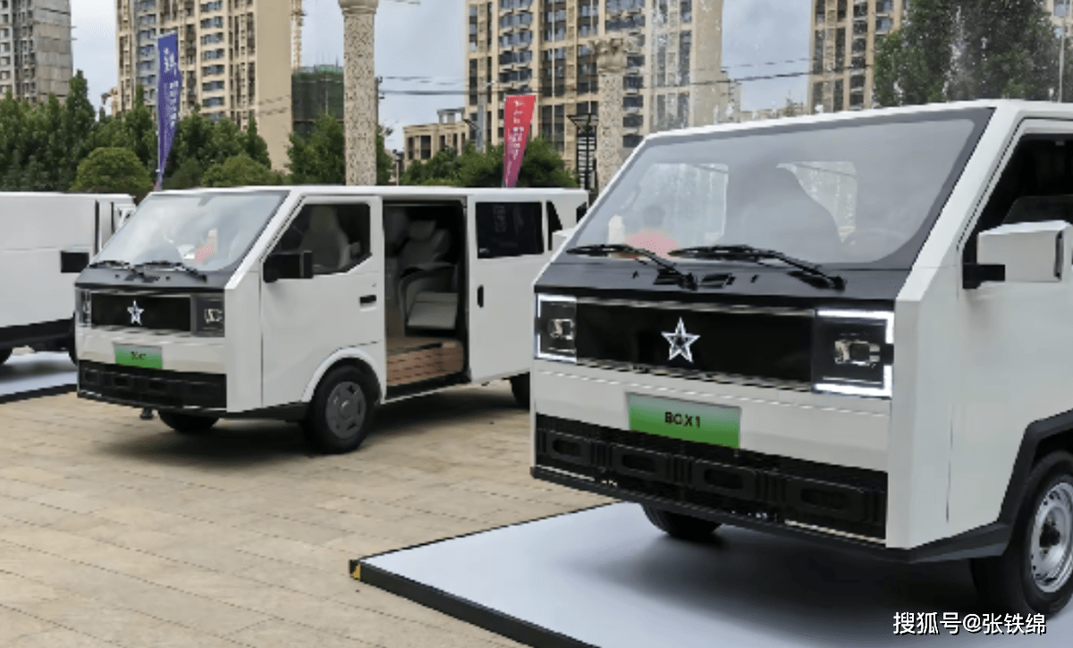 面包车还是MPV？红星BOX1实车曝光，侧滑门，2+2座椅布局_搜狐汽车_搜狐网