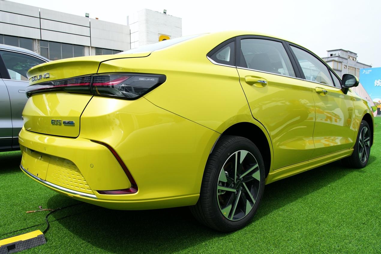 10万级宝藏车型？续航真实、颜值高，体验北京EU5 PLUS_搜狐汽车_搜狐网