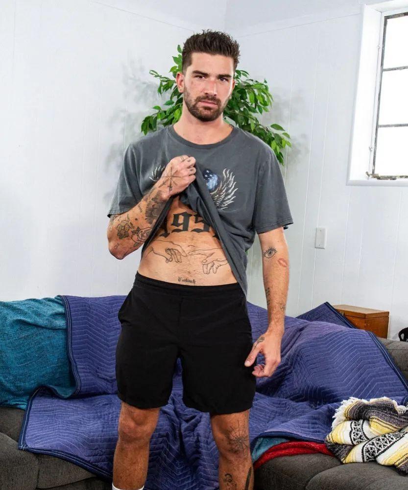 昔日他是男模，今日成为独立电影行业最佳新人_Damned_Chris_梦想