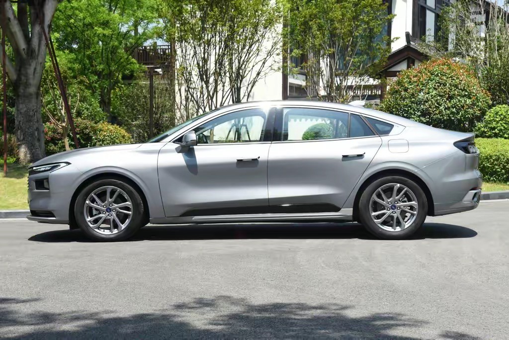 福特终于开窍了，配190马力+8AT，才14.98万起，带你看蒙迪欧1.5T_搜狐汽车_搜狐网