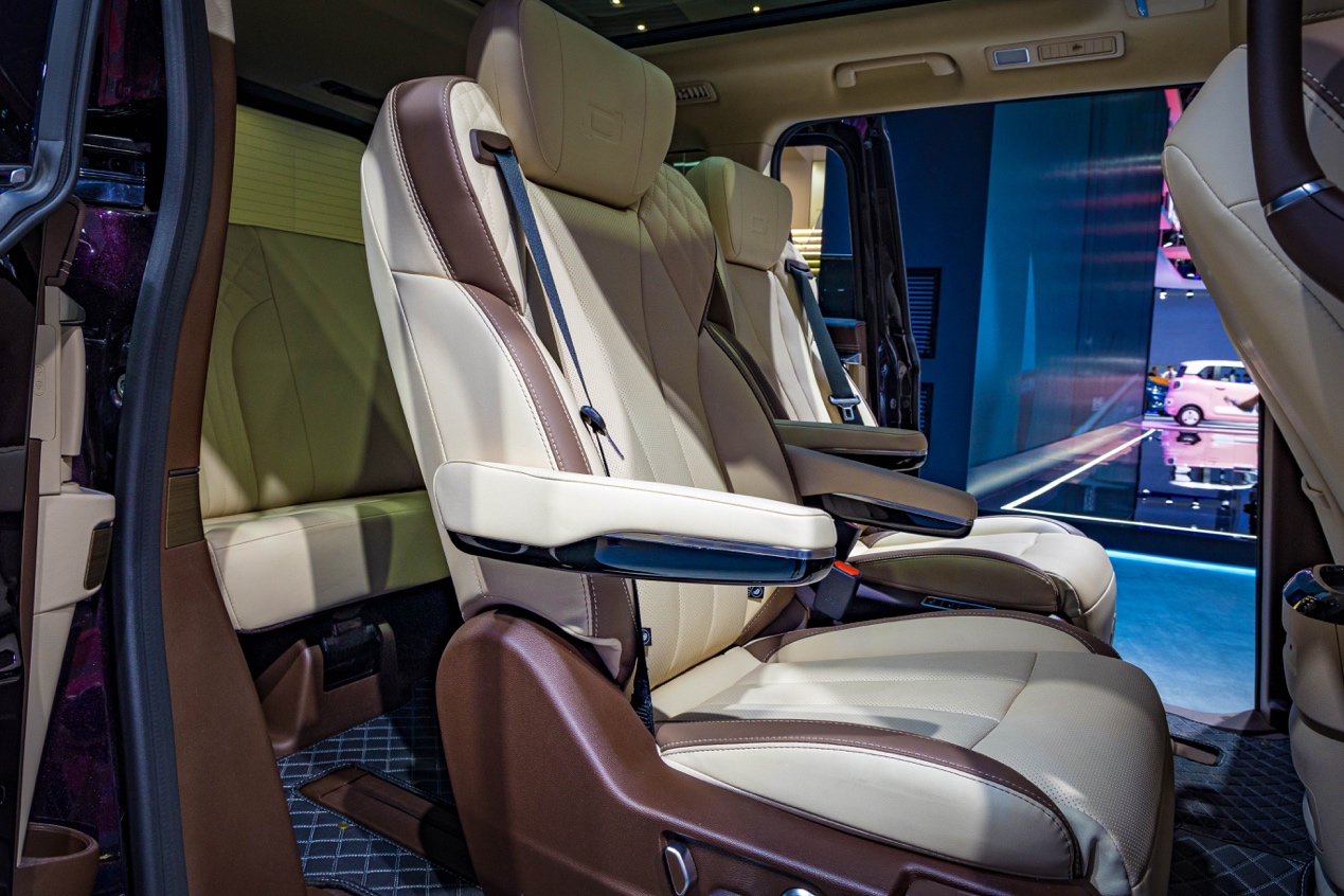 M9、B70纪念版+T90新版OTA：盘点一汽奔腾长春车展诚意「大礼包」_搜狐汽车_搜狐网