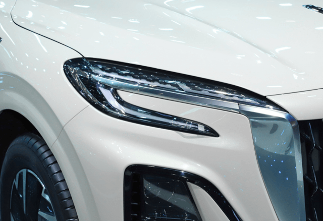 又一款国产suv，2.0T+8AT，252匹马力，顶配才19.58万_搜狐汽车_搜狐网