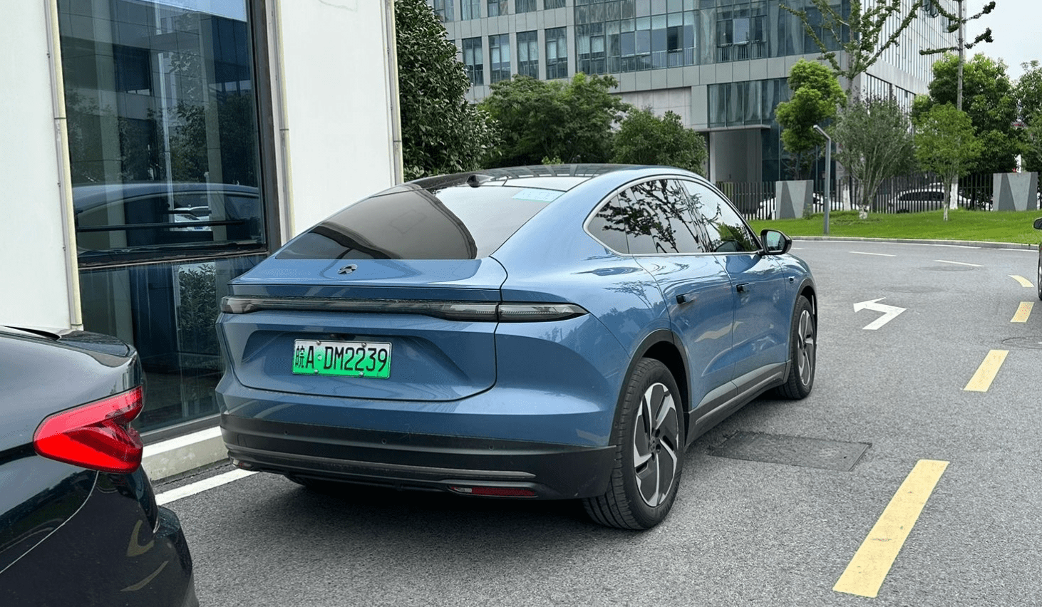 全新蔚来EC6现身街头，配激光雷达+电动尾翼，腾势N7不香了？_搜狐汽车_搜狐网