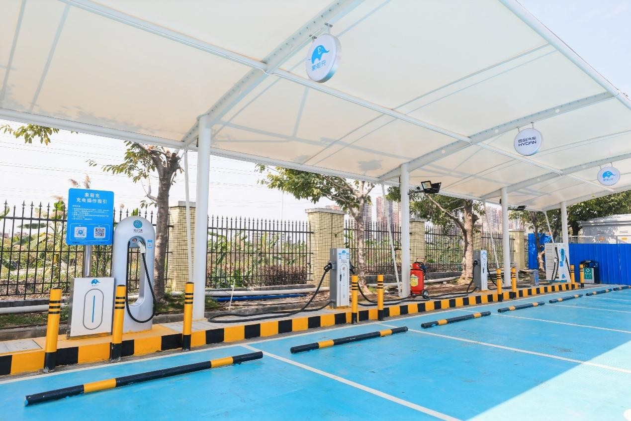 800V+4C核心技术加持 合创V09和补能焦虑说再见_搜狐汽车_搜狐网