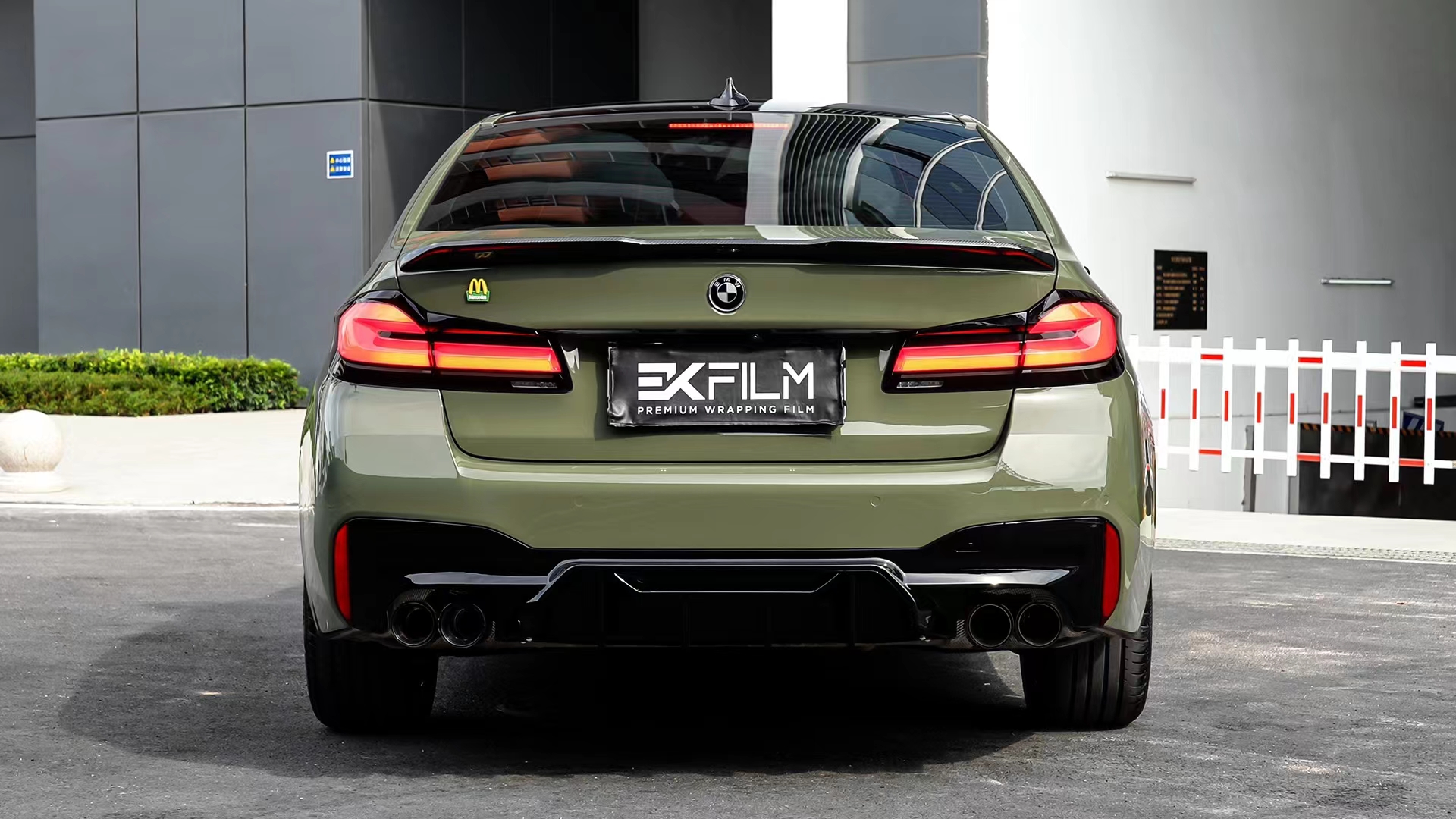 宝马5系EKFILM改色膜曙光绿，长在审美的天花板上_搜狐汽车_搜狐网