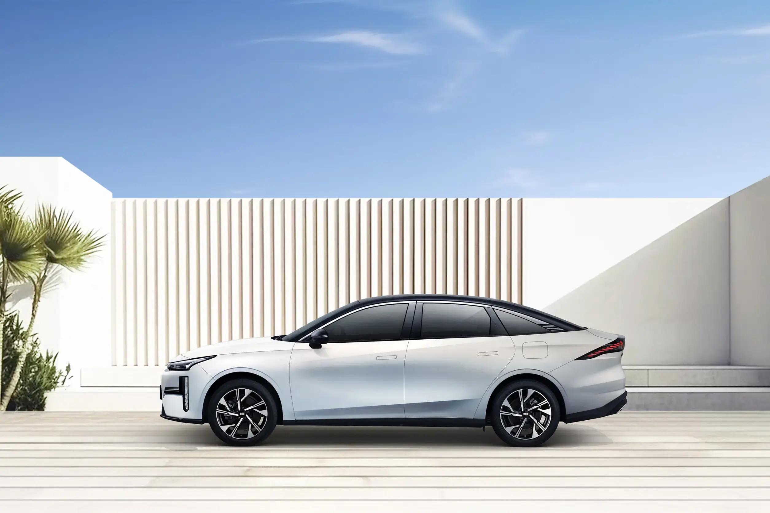 定位高于秦PLUS DM-i？吉利银河L6有望9月上市 高配售价15万以上_搜狐汽车_搜狐网