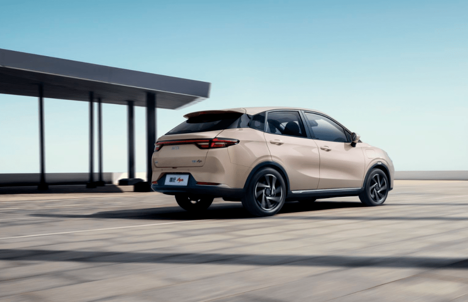 带L2级辅助驾驶不到9万元，最大续航401km，哪吒AYA官宣上市_搜狐汽车_搜狐网