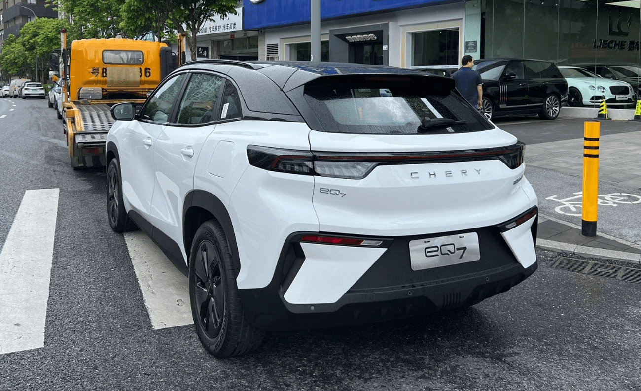 或10.99万起？奇瑞eQ7配置曝光，配女王副驾，深蓝S7不香了？_搜狐汽车_搜狐网