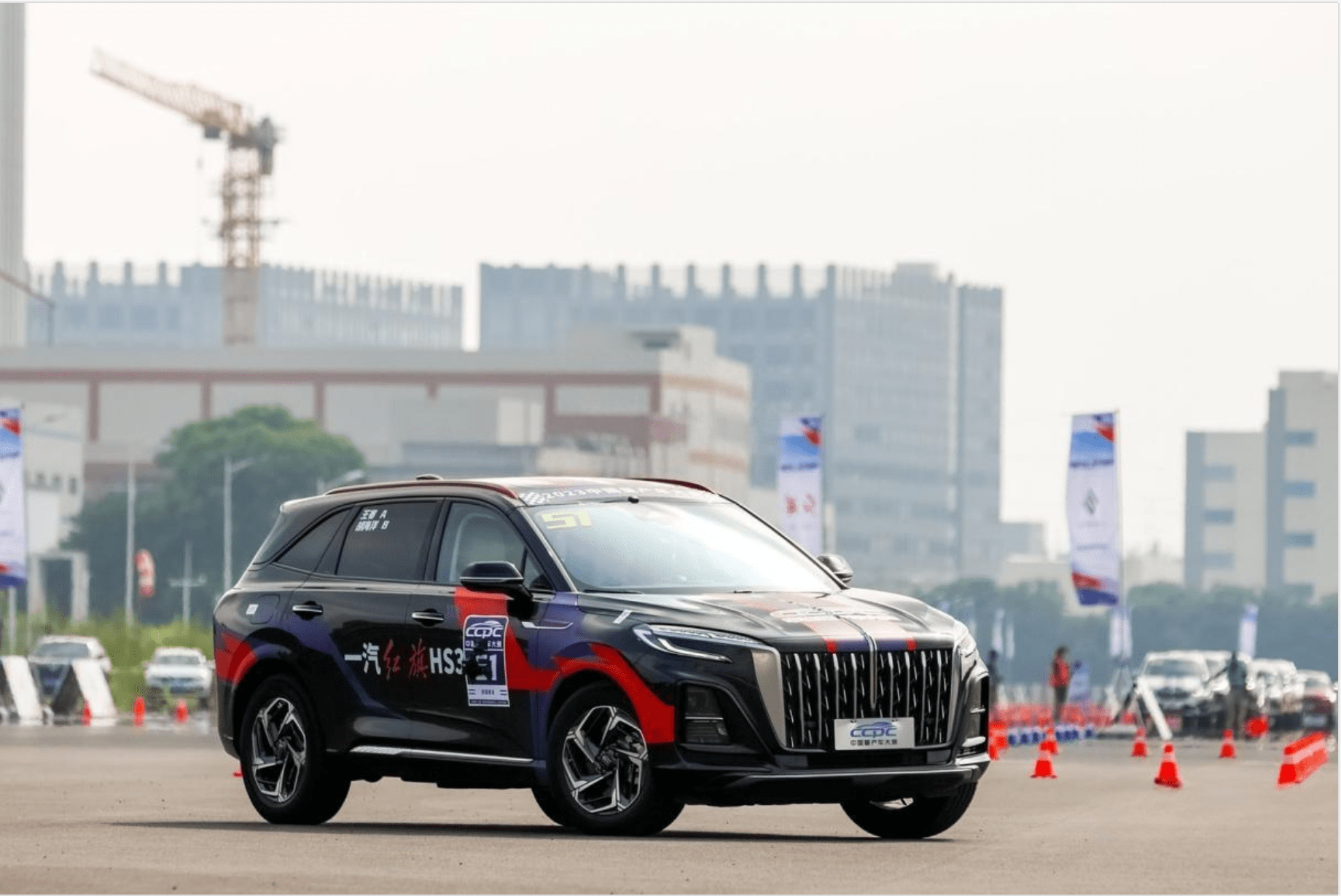 大有可为 红旗HS3斩获2023中国量产车大赛紧凑型SUV组年度总冠军_搜狐汽车_搜狐网