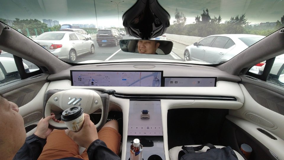海川品车|目标是更像人为驾驶 智己LS7高速高架NOA体验_搜狐汽车_搜狐网