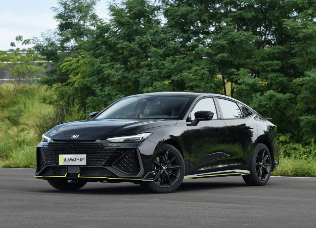 花小钱办大事，预算12万，轩逸、UNI-V、奔腾B70如何选？_搜狐汽车_搜狐网