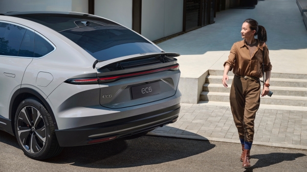 纯电轿跑SUV 蔚来EC6正式上市！售价35.8万元起！_搜狐汽车_搜狐网