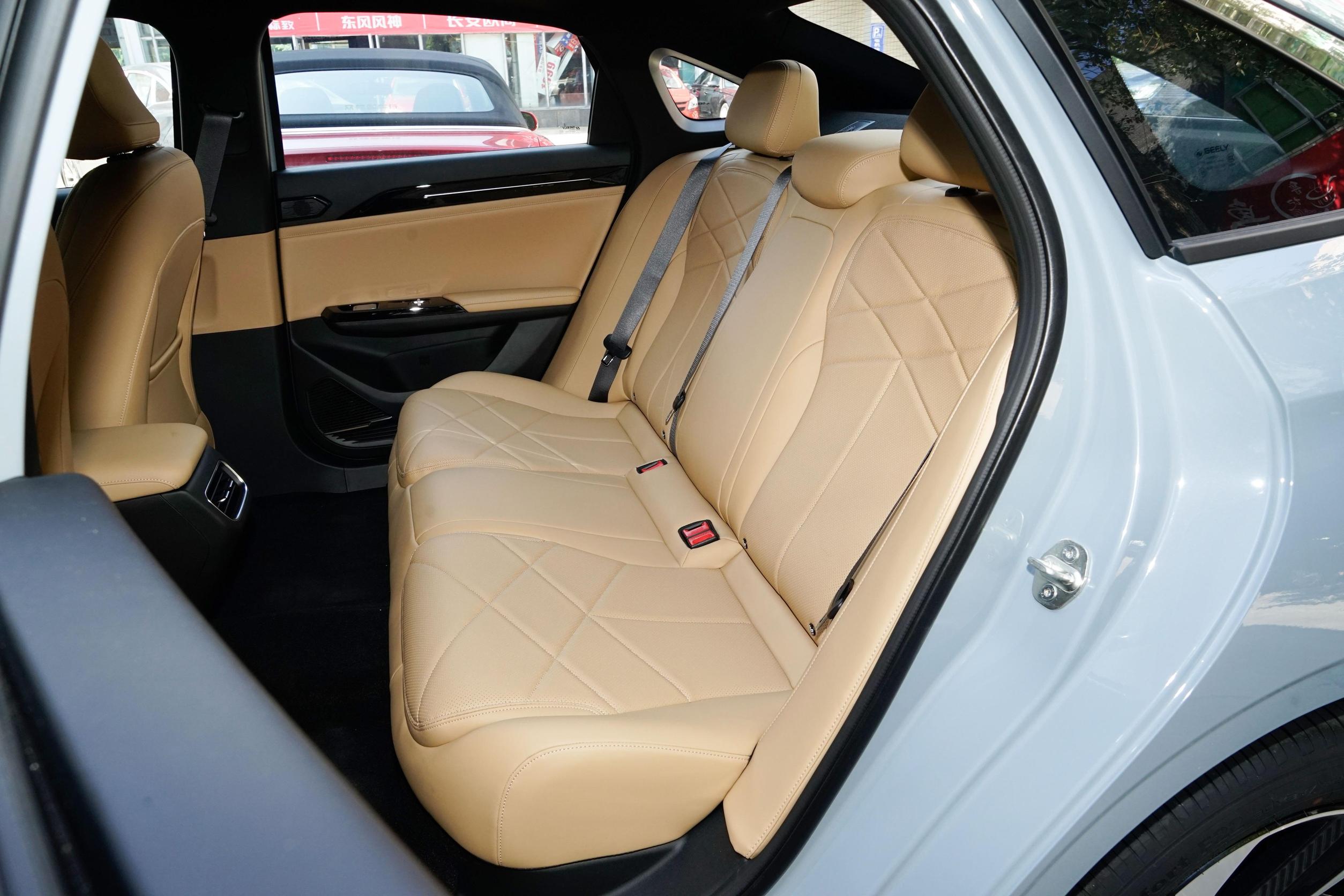 售11.58万起，比秦PLUS DM-i贵一万多，银河L6值得入手吗？_搜狐汽车_搜狐网