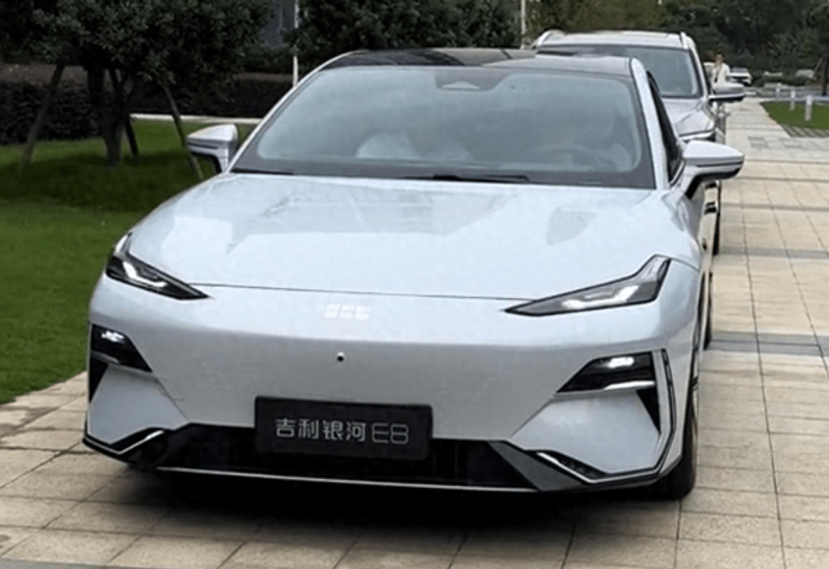 吉利银河E8：外观神似“纯电小帕美”，5米车长+8K大屏剑指汉EV！_搜狐汽车_搜狐网