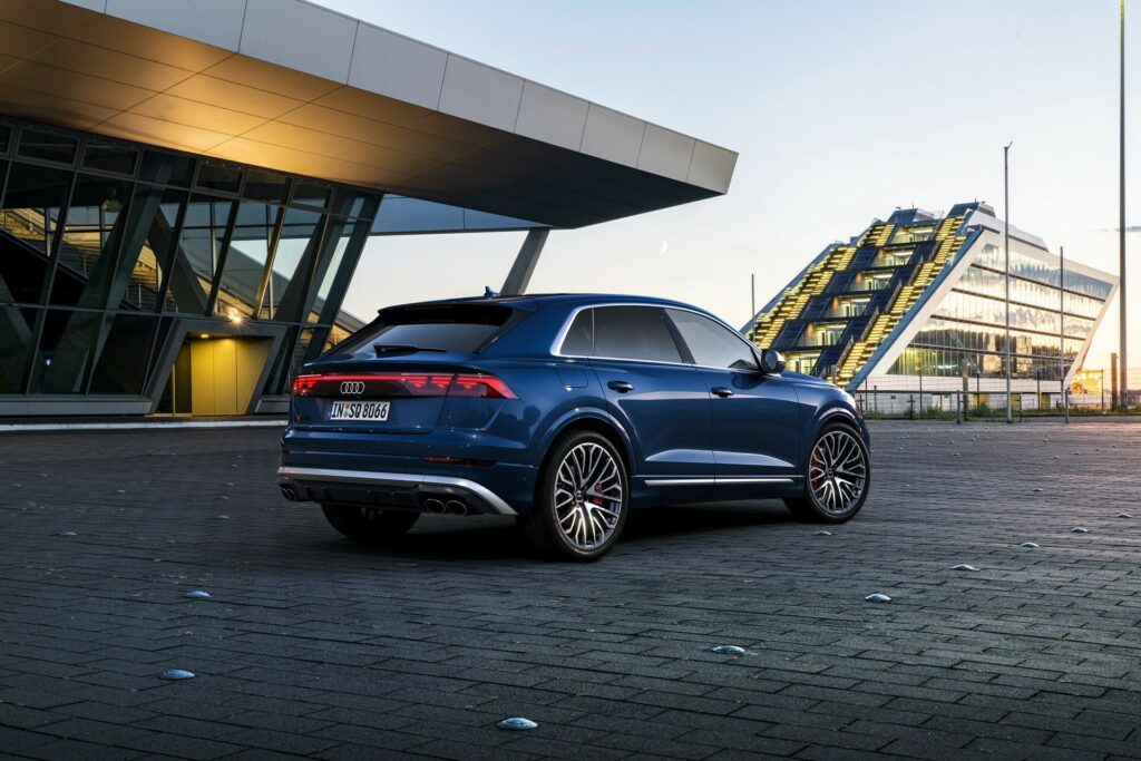 美版新款奥迪Q8售价公布 约54万元起 标配3.0T引擎 零百加速5.6秒_搜狐汽车_搜狐网