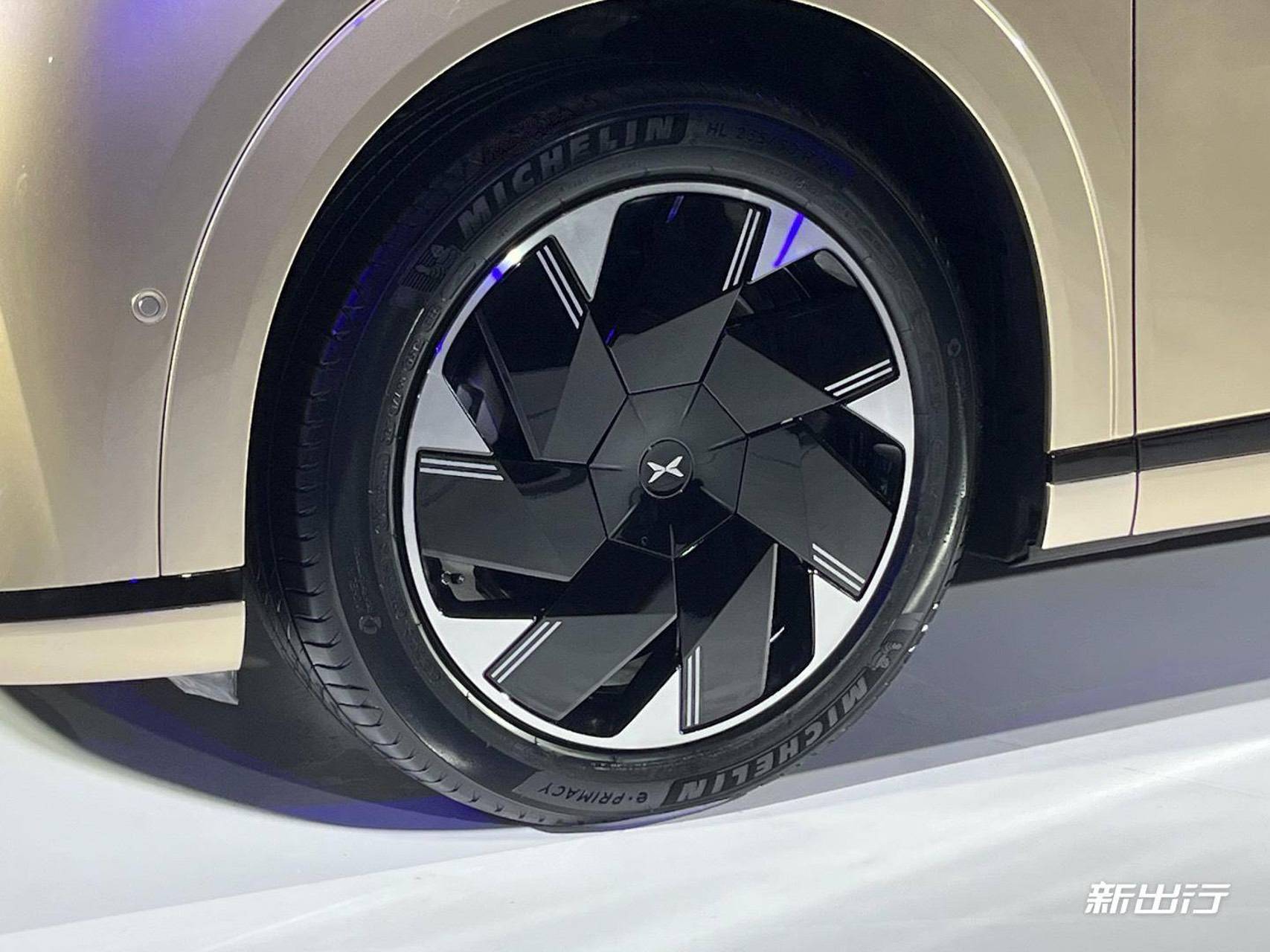 文章 小鹏 X9 名号：MPV 领域的“MVP”_搜狐汽车_搜狐网