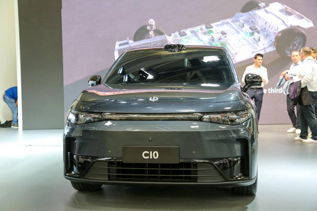 零跑C16实车曝光，对标问界M7、理想L7，25万级大型SUV？_搜狐汽车_搜狐网