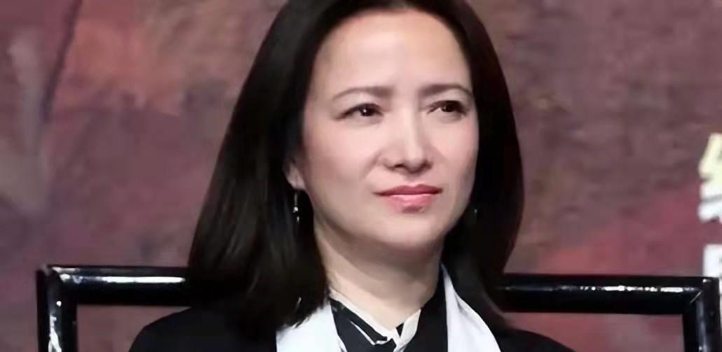 “古典女子”何晴：从红得发紫到风光不再，她背后的故事太精彩_何青_刘伟_父亲