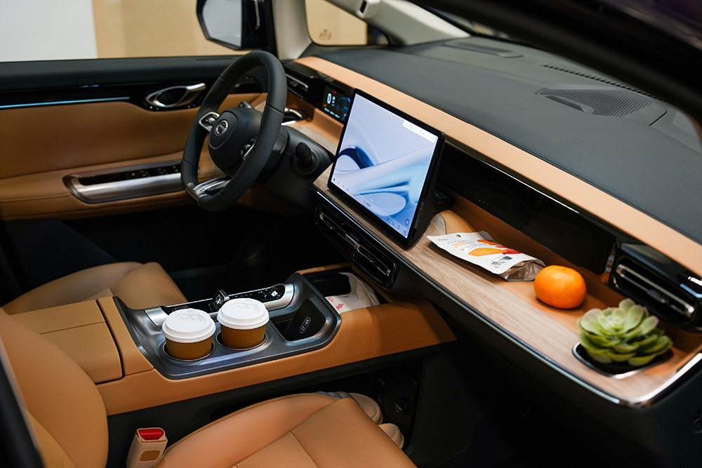 「大平层」空间体验！奥德赛没做到的传祺E8做到了吗?_搜狐汽车_搜狐网