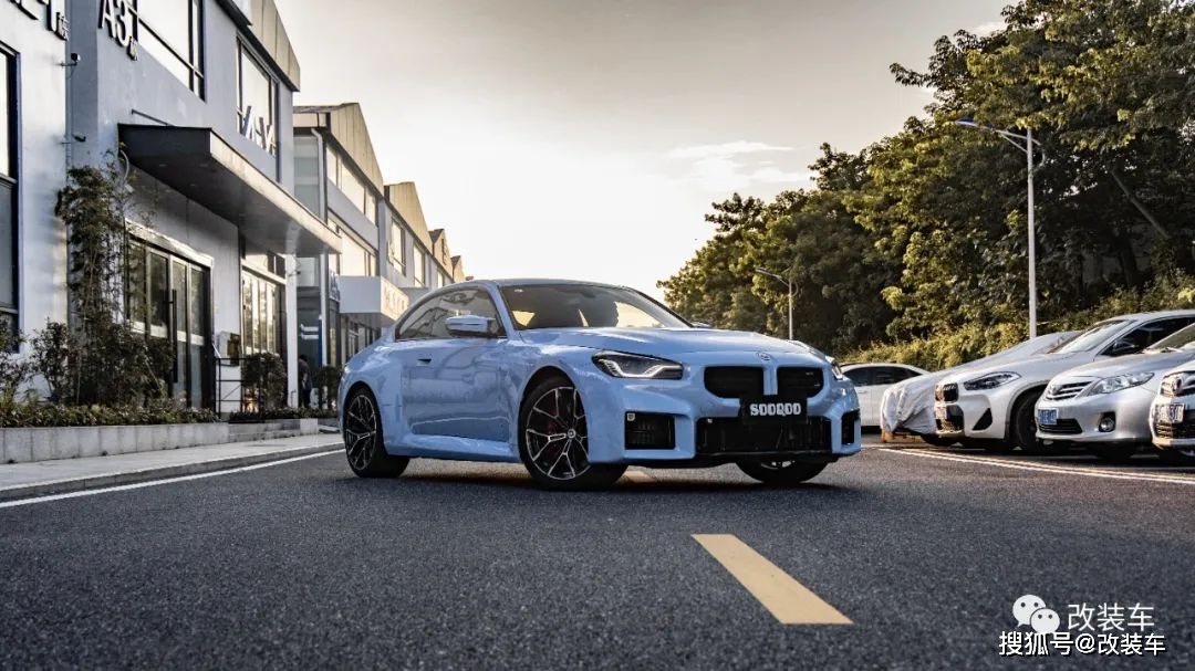 都说宝马M2 G87的颜值不够？那就换个外观套件来拯救吧_搜狐汽车_搜狐网