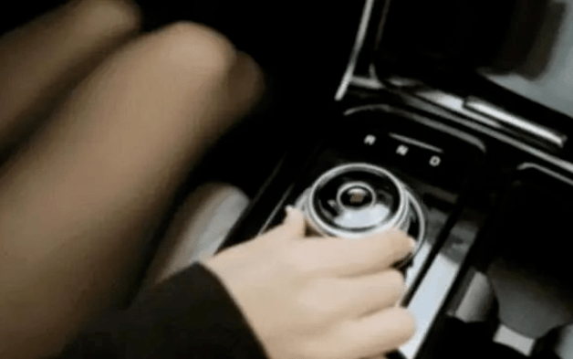 手握10万买“合资四驱车”就选它，标配8AT+2.0T，还要啥比亚迪？_搜狐汽车_搜狐网