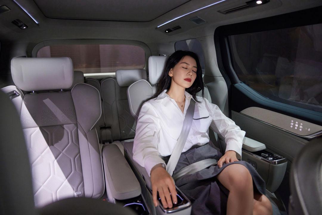 雷克萨斯LM有了对手 沃尔沃EM90登陆香港抢占主流MPV市场_搜狐汽车_搜狐网