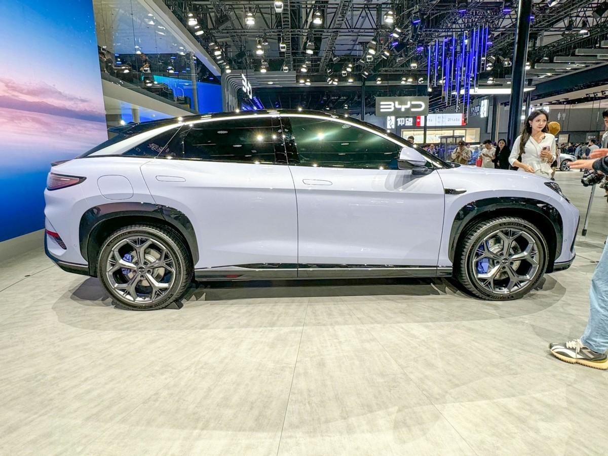 海洋美学加持，搭载iTAC技术，设计比亚迪海狮07 EV亮相_搜狐汽车_搜狐网