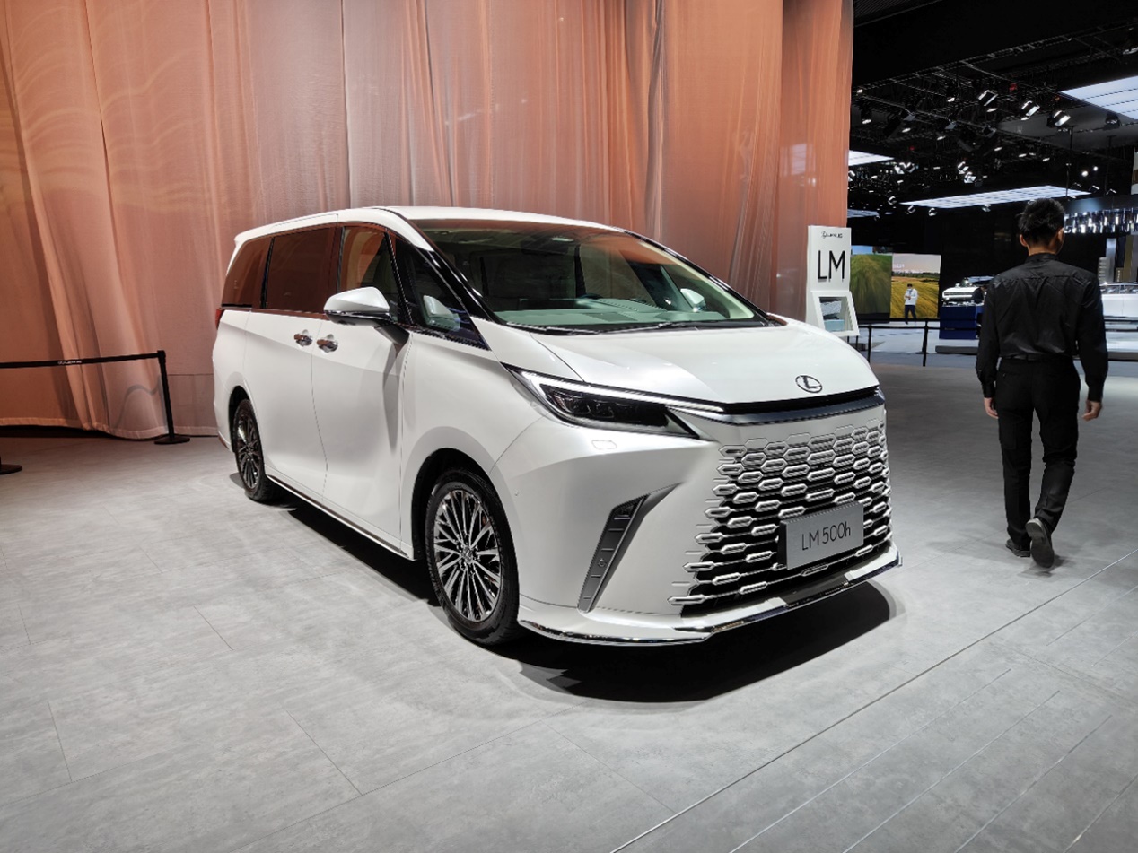 不愧是广州车展 8款MPV齐上阵 理想MEGA/小鹏X9/腾势D9_搜狐汽车_搜狐网