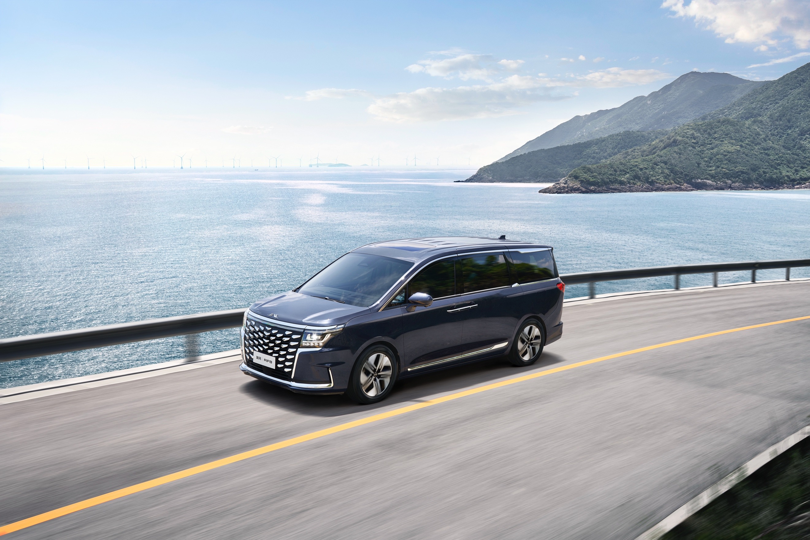 主打一个“听劝”！江淮瑞风RF8长成了众人喜欢的样子_搜狐汽车_搜狐网