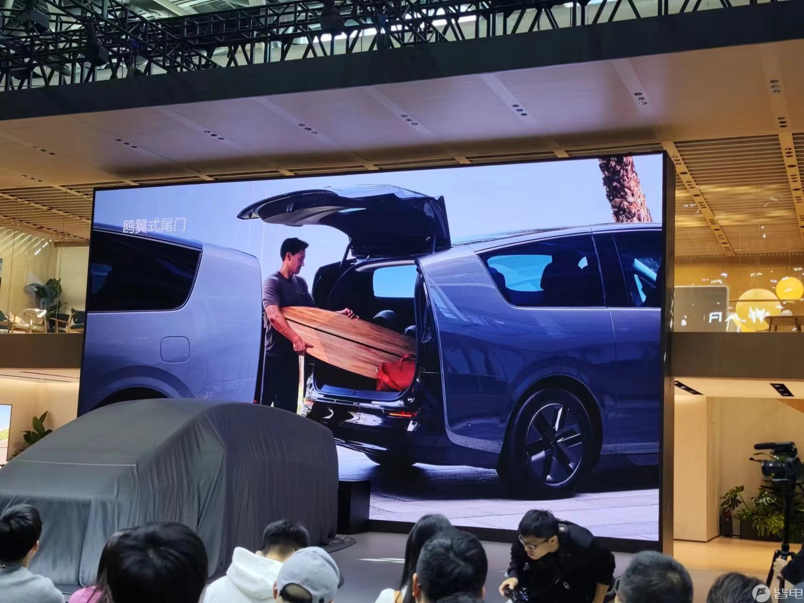 理想MEGA已开启预订 正式售价12月公布_搜狐汽车_搜狐网