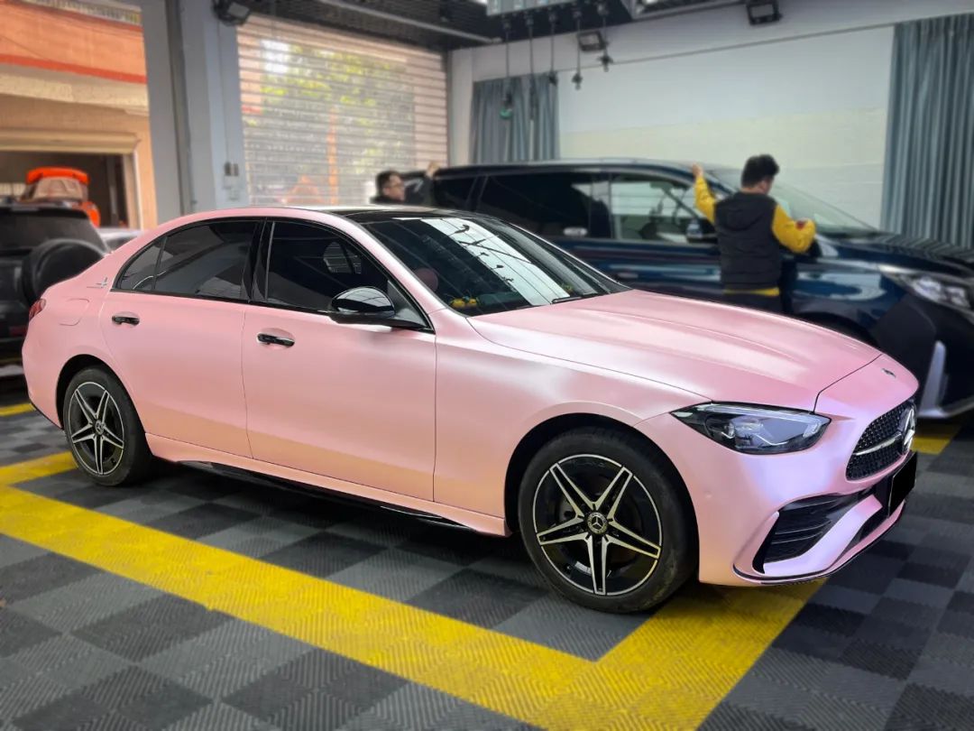 G2改色膜丨奔驰c260l改色电光樱花粉·甜酷飒爽_搜狐汽车_搜狐网