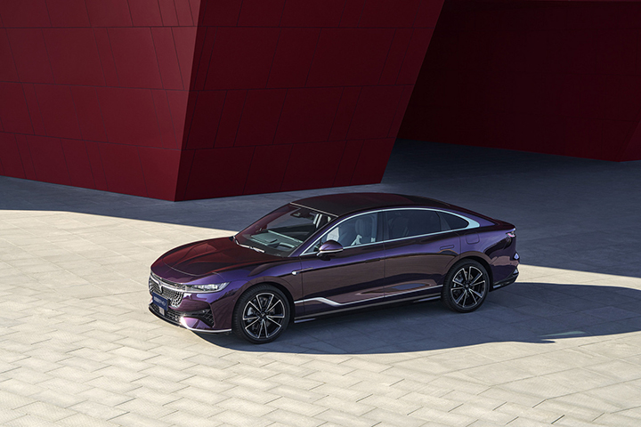 “56E”不香了！岚图追光PHEV上市，25.28万起售_搜狐汽车_搜狐网