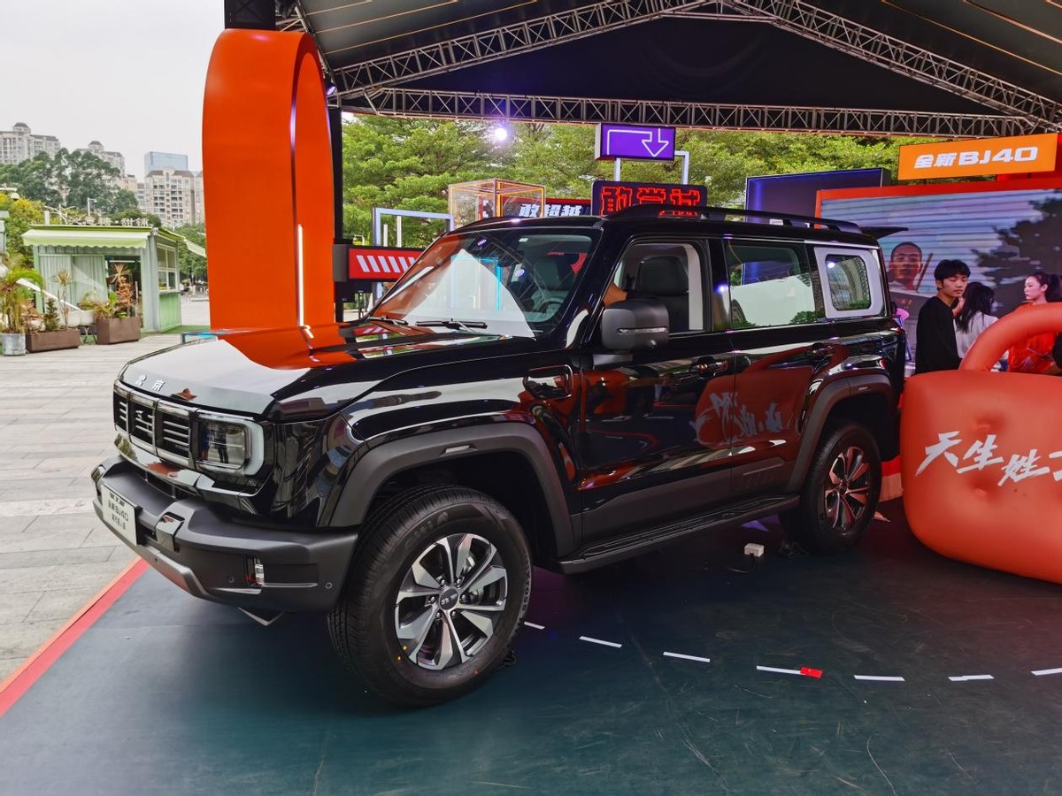 17.98万起！既有科技配置，也有硬派功能，全新BJ40真会玩！_搜狐汽车_搜狐网